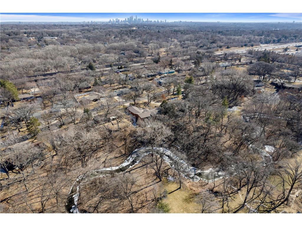 2425 Vale Crest Road, Golden Valley, MN, 55422 | MLS: 9086090 | Edina ...