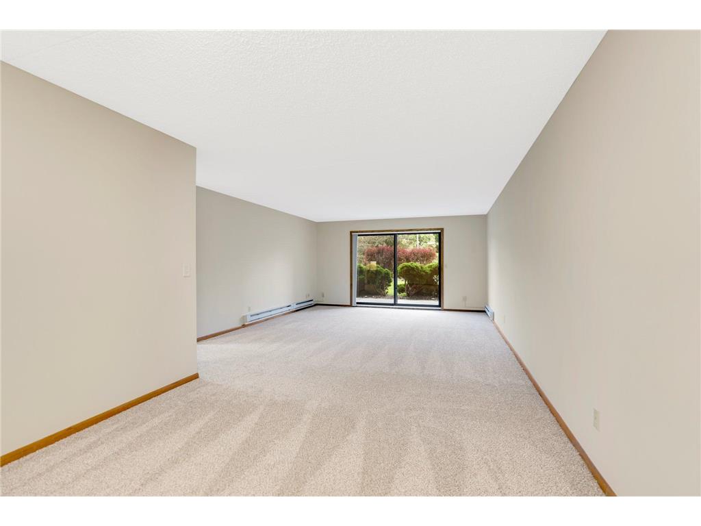 2455 Londin Lane E #115, Maplewood, MN, 55119 | MLS: 6619841 | Edina Realty