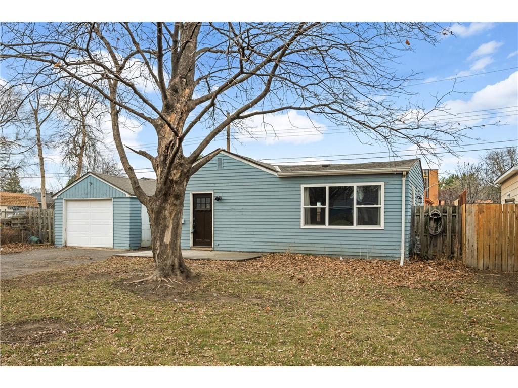 2469 16th Avenue E, North Saint Paul, MN, 55109 | MLS: 6504693 | Edina ...