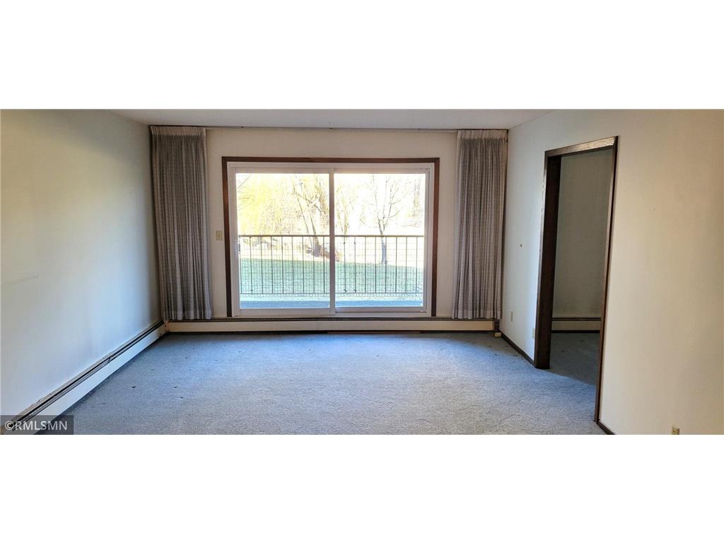 2485 Londin Lane E #116, Maplewood, MN, 55119 | MLS: 6500077 | Edina Realty