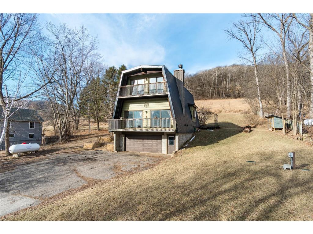 24889 County Road 7, Homer Twp, MN, 55987 | MLS: 6682111 | Edina Realty