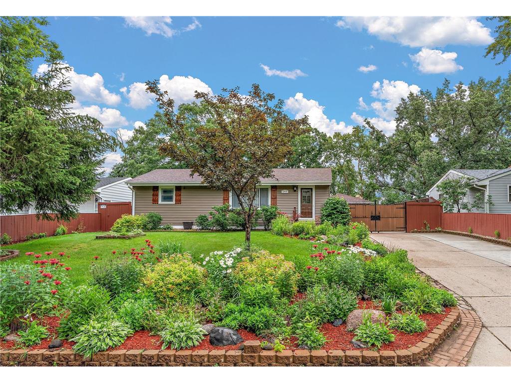 249 Sherrie Lane, Woodbury, MN, 55125 | MLS: 6564300 | Edina Realty