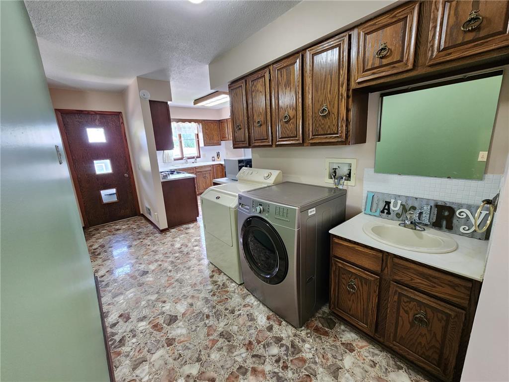 25 3rd Avenue NE, Plainview, MN, 55964 | MLS: 6731490 | Edina Realty