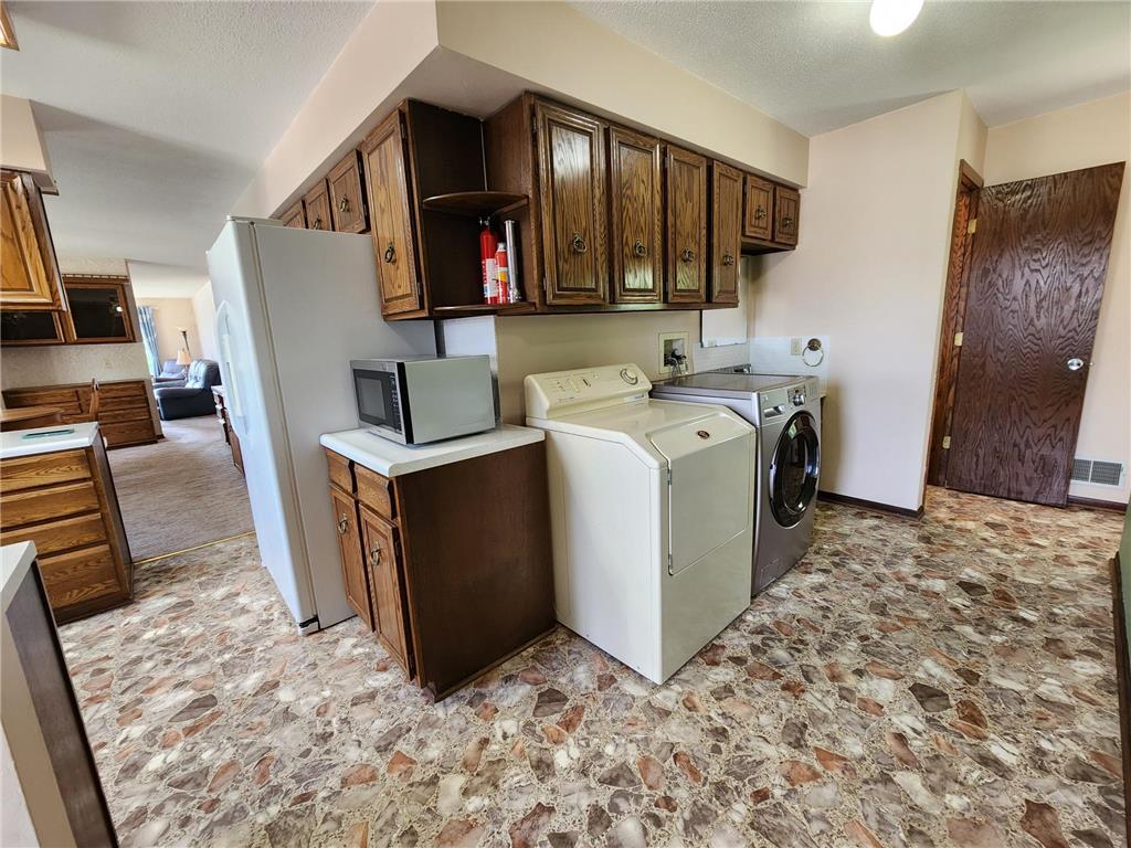 25 3rd Avenue NE, Plainview, MN, 55964 | MLS: 6731490 | Edina Realty
