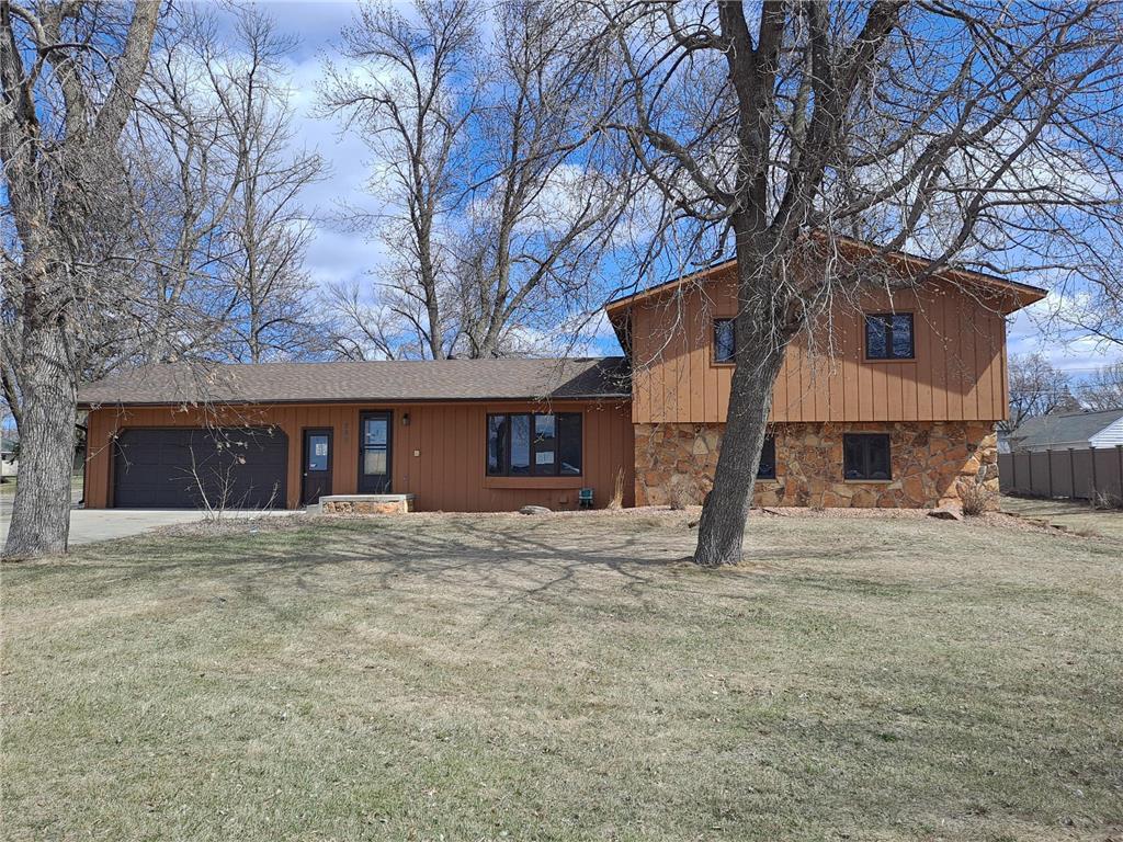 250 School Avenue, Brooten, MN, 56316 | MLS: 6675532 | Edina Realty