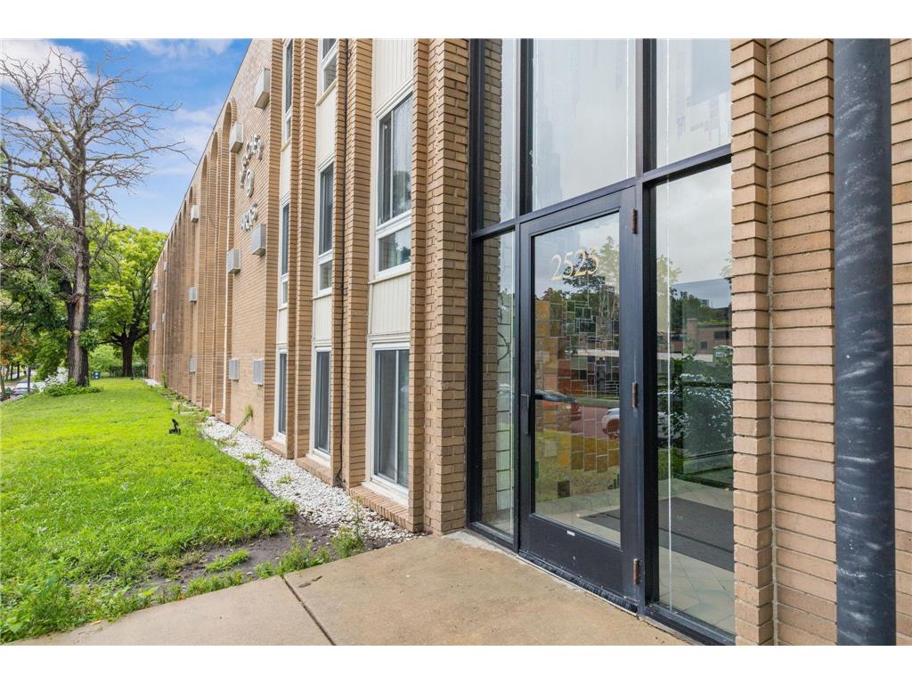 2525 3rd Avenue S #212, Minneapolis, MN, 55404 | MLS: 6418474 | Edina ...