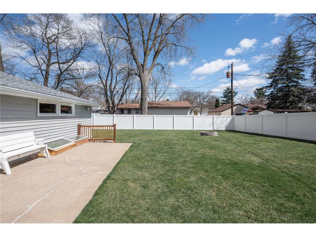 260 Twilite Terrace, Circle Pines, MN, 55014 | MLS: 6519957 | Edina Realty