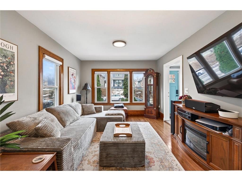 2622 Newton Avenue N, Minneapolis, MN, 55411 | MLS: 7018970 | Edina Realty