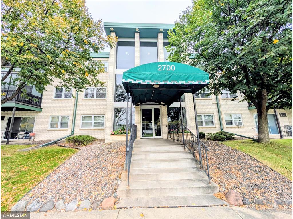 2700 Dale Street N #A214, Roseville, MN, 55113 | MLS: 7003864 | Edina ...
