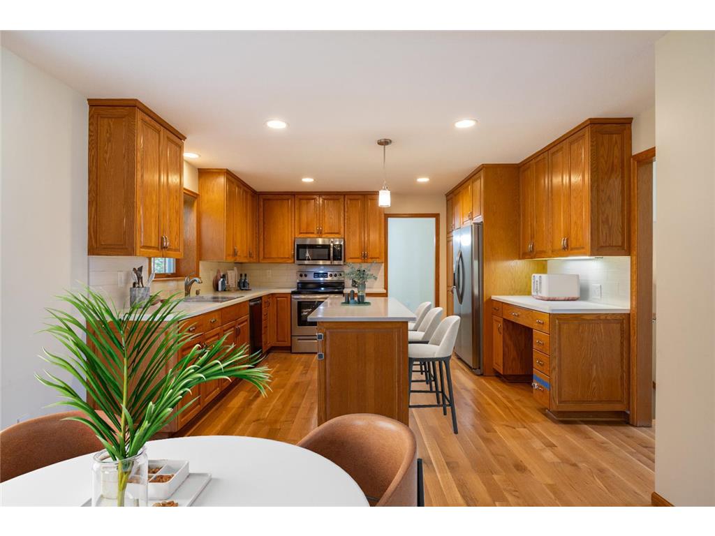 2704 Mayowood Lane SW, Rochester, MN, 55902 | MLS: 6565761 | Edina Realty