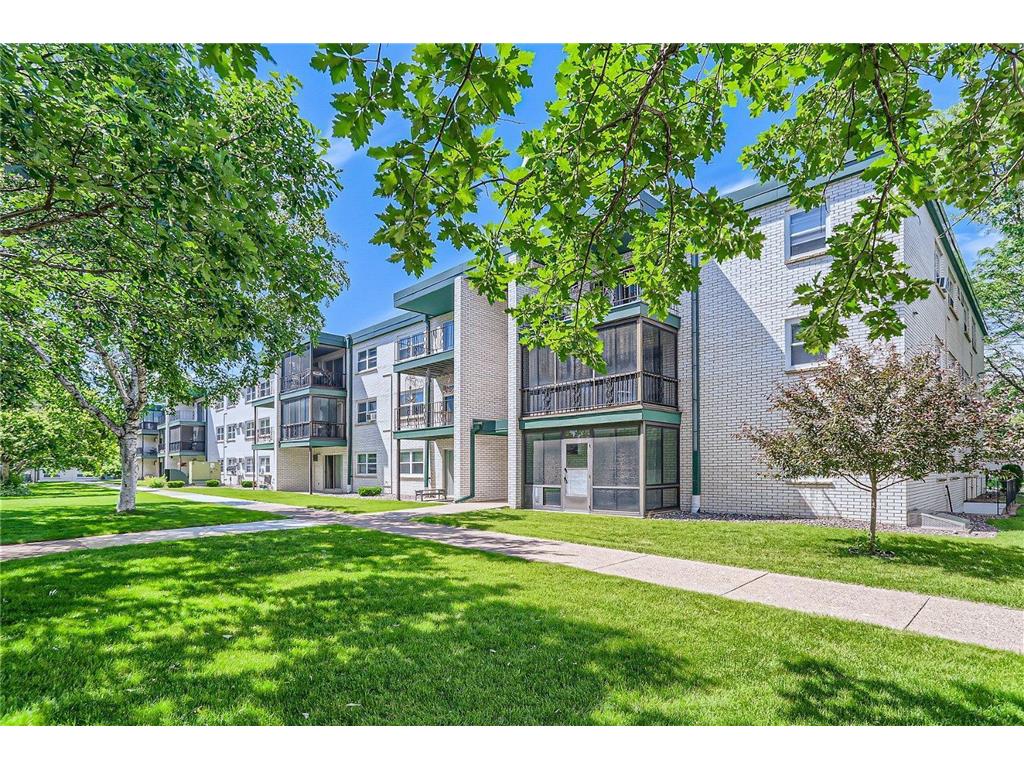 2730 Dale Street N #D207, Roseville, MN, 55113 | MLS: 6551166 | Edina Realty