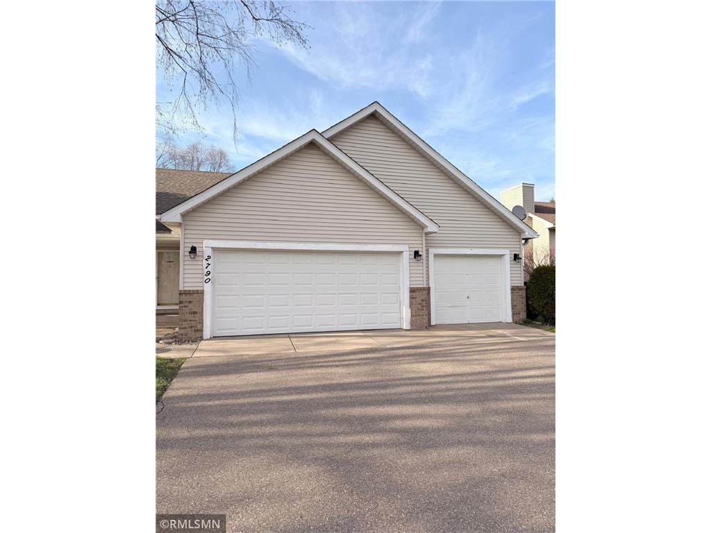2790 Jordan Drive, Woodbury, MN, 55125 | MLS: 6706129 | Edina Realty