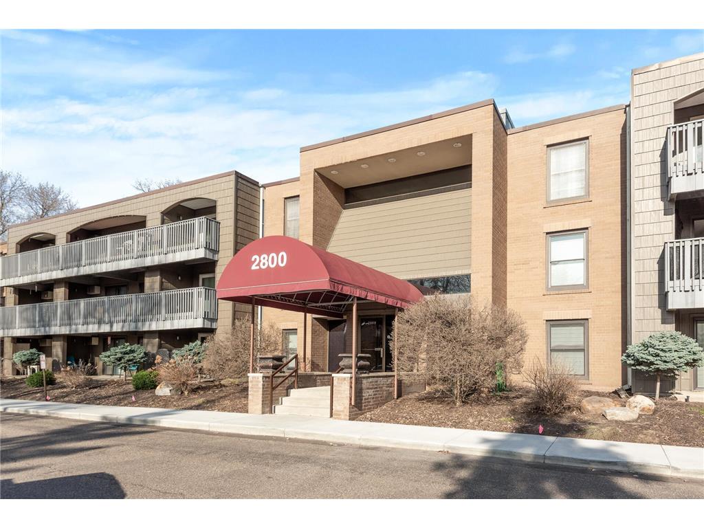 2800 Hamline Avenue N #235, Roseville, MN, 55113 | MLS: 6358152 | Edina ...