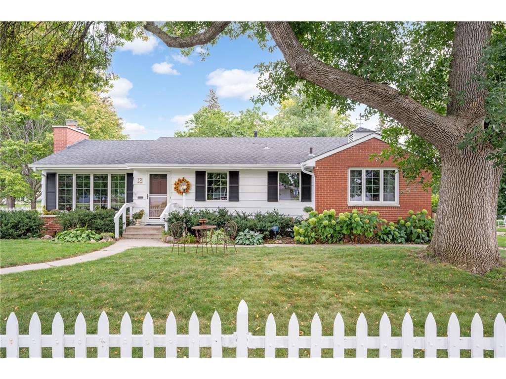 29 Ashley Road, Hopkins, MN, 55343 | MLS: 6258214 | Edina Realty