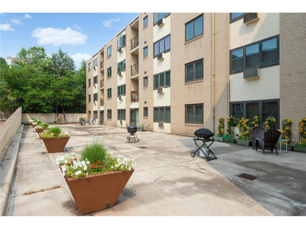 2928 Dean Parkway #4J, Minneapolis, MN, 55416 | MLS: 6515521 | Edina Realty