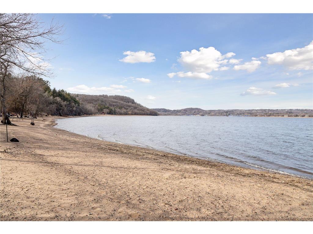 294 Cove Road, Hudson, WI, 54016 | MLS: 6485988 | Edina Realty