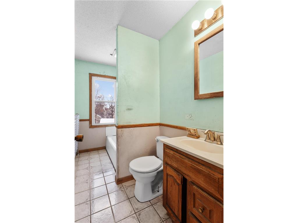 3014 Fremont Avenue N, Minneapolis, MN, 55411 | MLS: 7001365 | Edina Realty