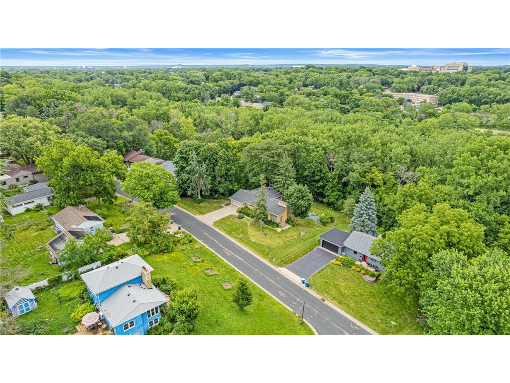 3014 Kyle Avenue N, Golden Valley, MN, 55422 | MLS: 6758557 | Edina Realty