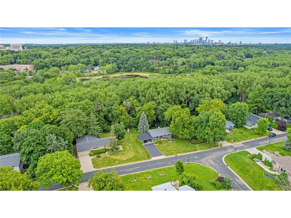 3014 Kyle Avenue N, Golden Valley, MN, 55422 | MLS: 6758557 | Edina Realty