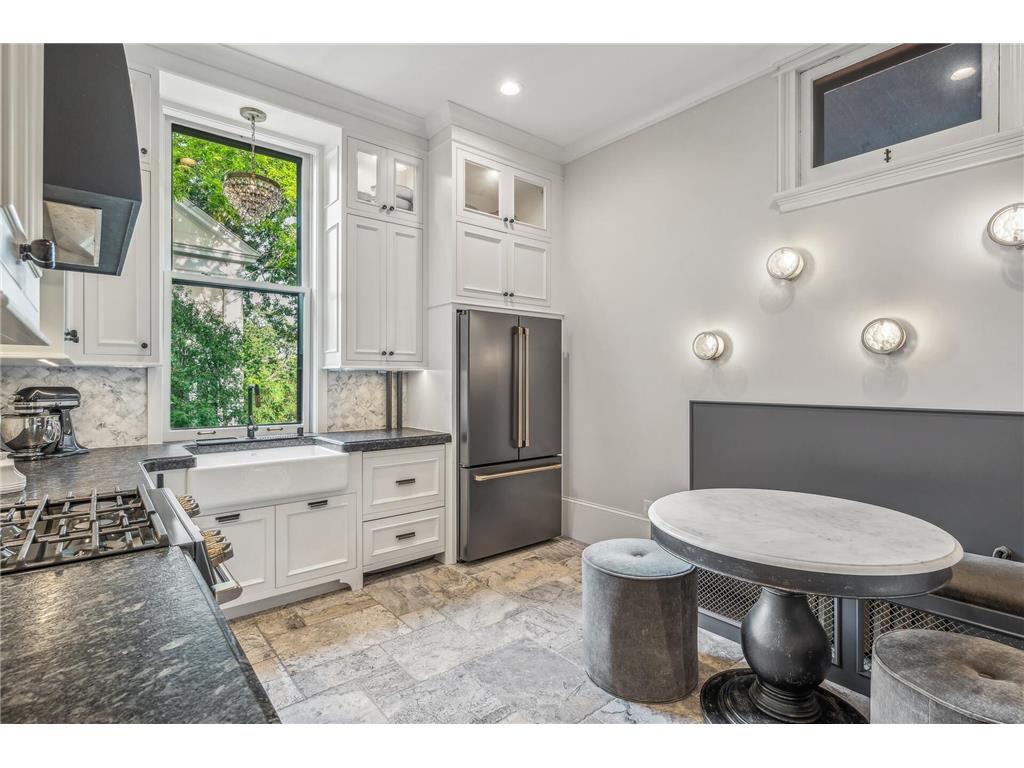 302 Summit Avenue #3, Saint Paul, MN, 55102 | MLS: 6603496 | Edina Realty