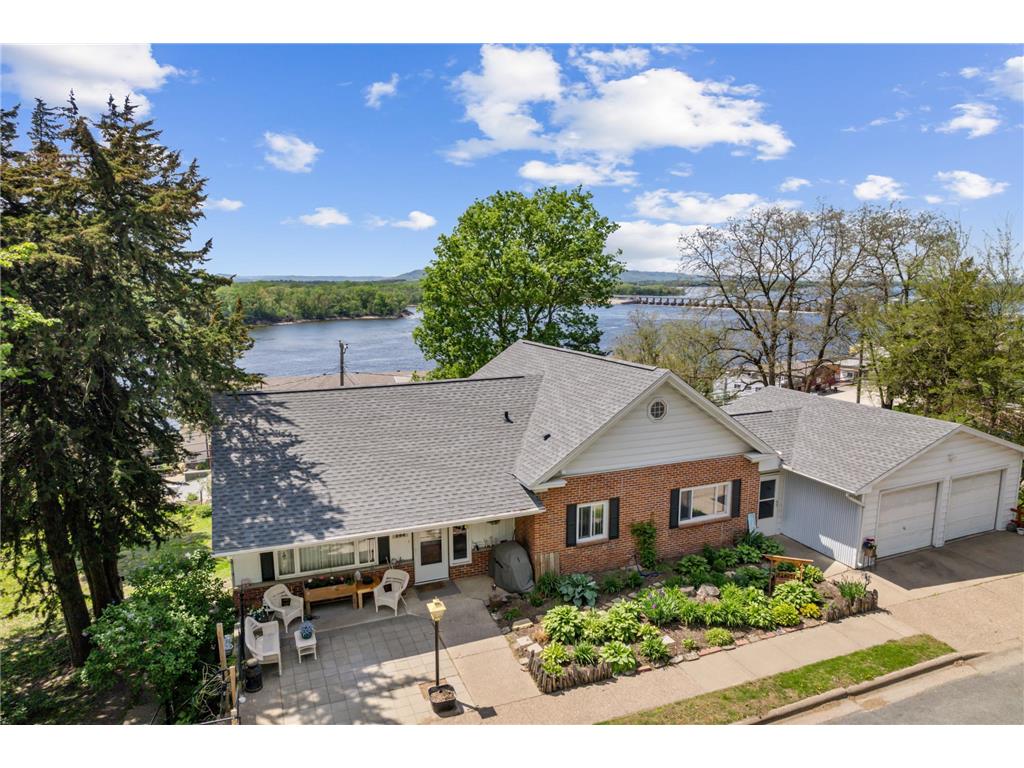 304 S 2nd Street, Alma, WI, 54610 | MLS: 6718839 | Edina Realty