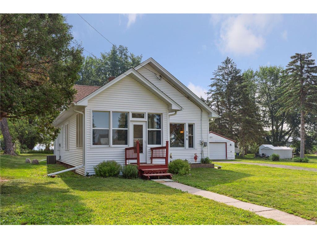 306 N Division, Roberts, WI, 54023 | MLS: 6382618 | Edina Realty