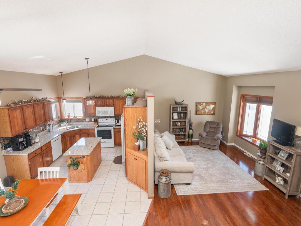 3079 Hemingway Avenue N, Oakdale, MN, 55128 | MLS: 6506698 | Edina Realty