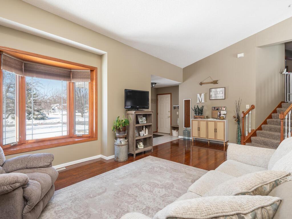 3079 Hemingway Avenue N, Oakdale, MN, 55128 | MLS: 6506698 | Edina Realty