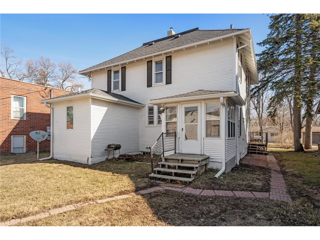 308 S Pine Street, Waconia, MN, 55387 | MLS: 6499713 | Edina Realty