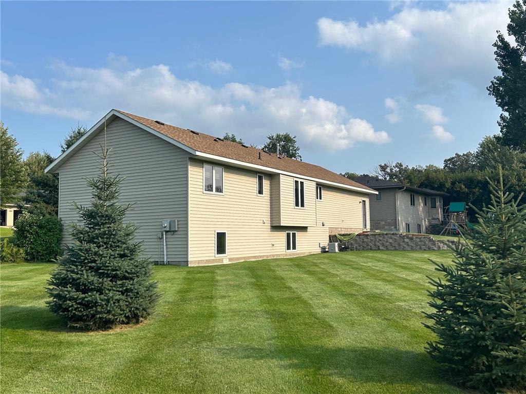 308 SW Quince St, New London, MN, 56273 | MLS: 6770270 | Edina Realty