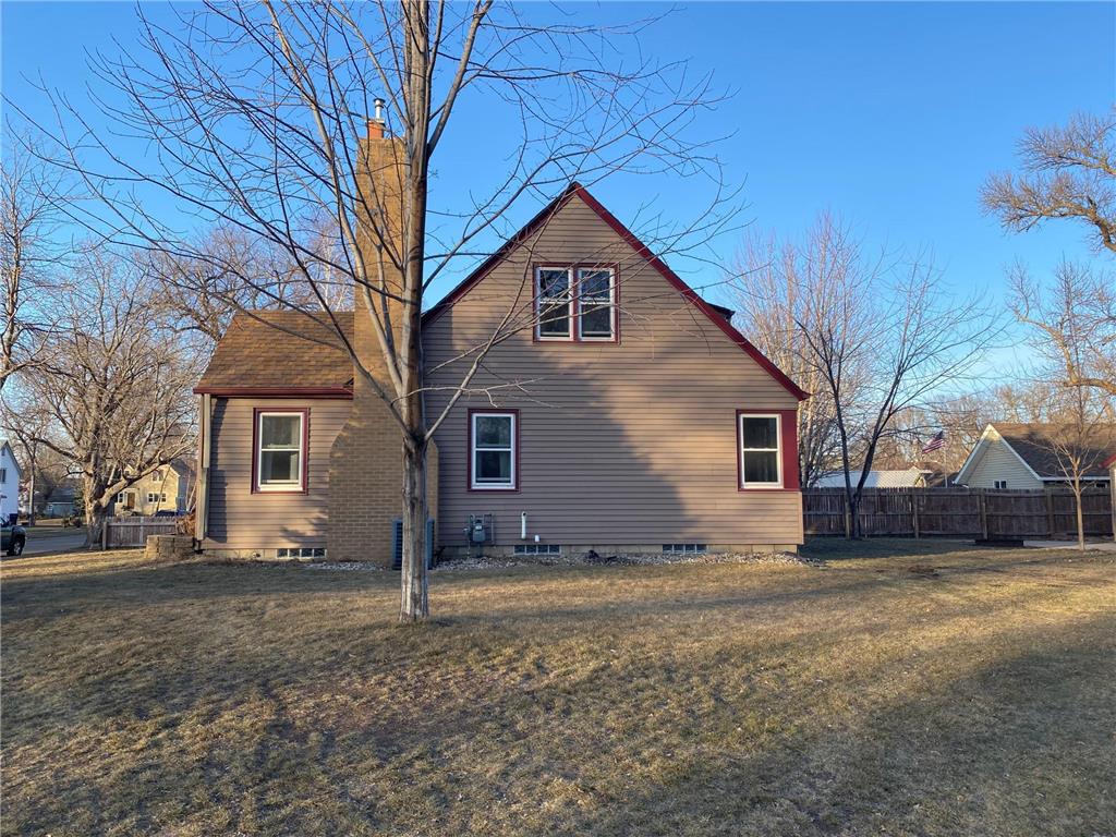 311 10th Street S, Benson, MN, 56215 | MLS: 6500931 | Edina Realty