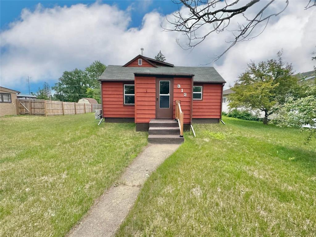 312 SE 2nd Avenue, Grand Rapids, MN, 55744 | MLS: 6401315 | Edina Realty