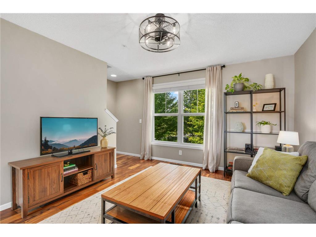 3123 Clover Ridge Drive, Chaska, MN, 55318 | MLS: 6540096 | Edina Realty