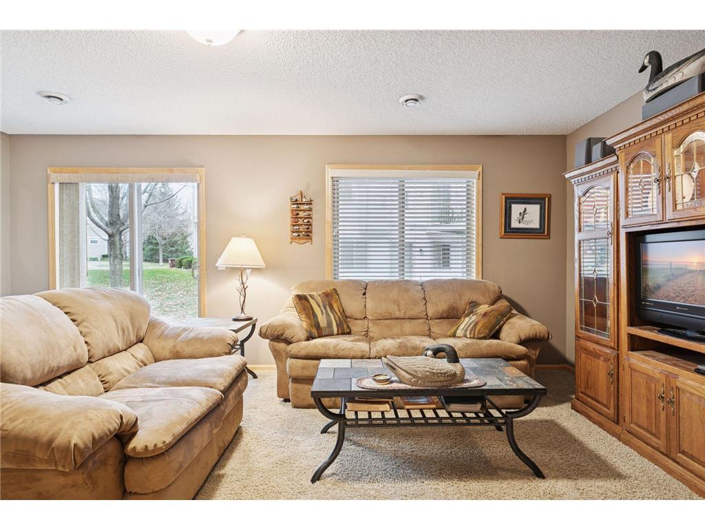 3124 Frontier Drive, Woodbury, MN, 55129 | MLS: 6811291 | Edina Realty