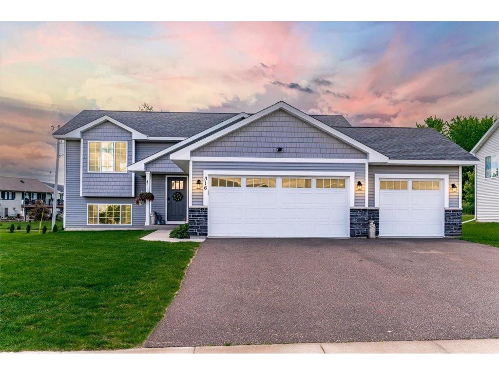 316 Dakota Avenue, Roberts, WI, 54023 | MLS: 6541351 | Edina Realty