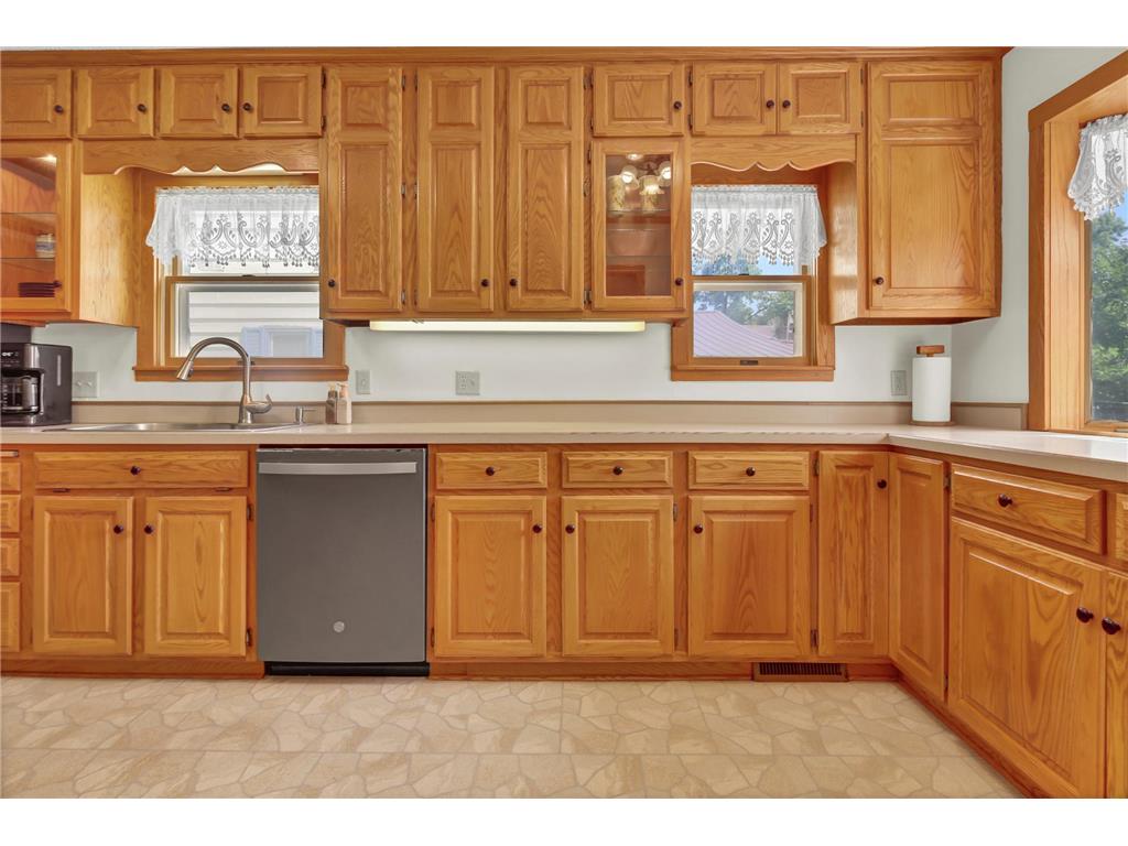 317 S Armstrong Avenue, Litchfield, MN, 55355 | MLS: 6564551 | Edina Realty