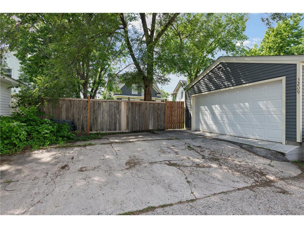 3209 Longfellow Avenue, Minneapolis, MN, 55407 | MLS: 6551055 | Edina ...