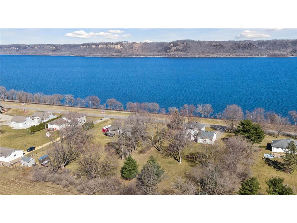 32297 Lakeview Drive, Lake City, MN, 55041 | MLS: 9095278 | Edina Realty
