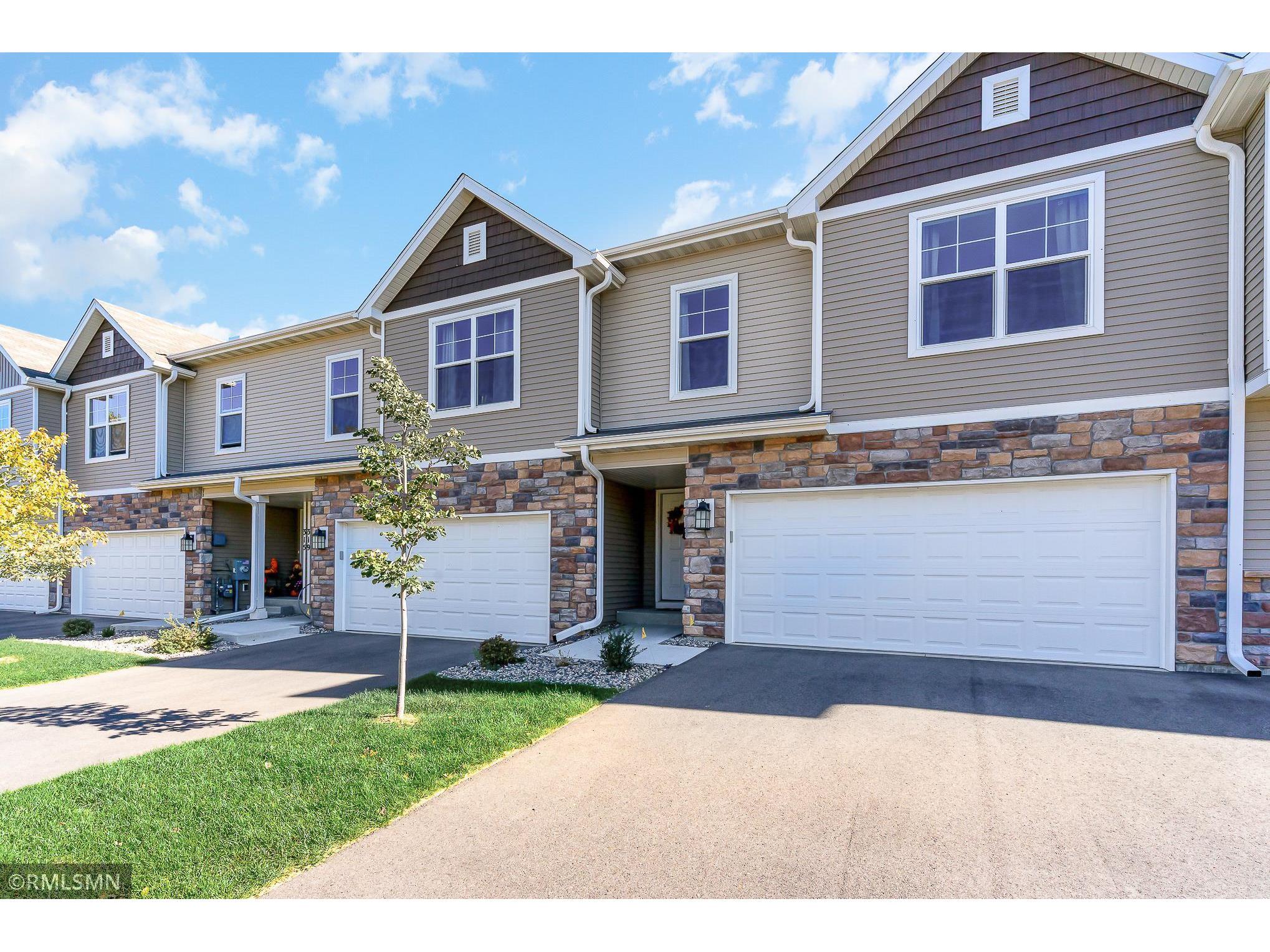 323 Stonewood Place, Burnsville, MN, 55306 | MLS: 6116023 | Edina Realty