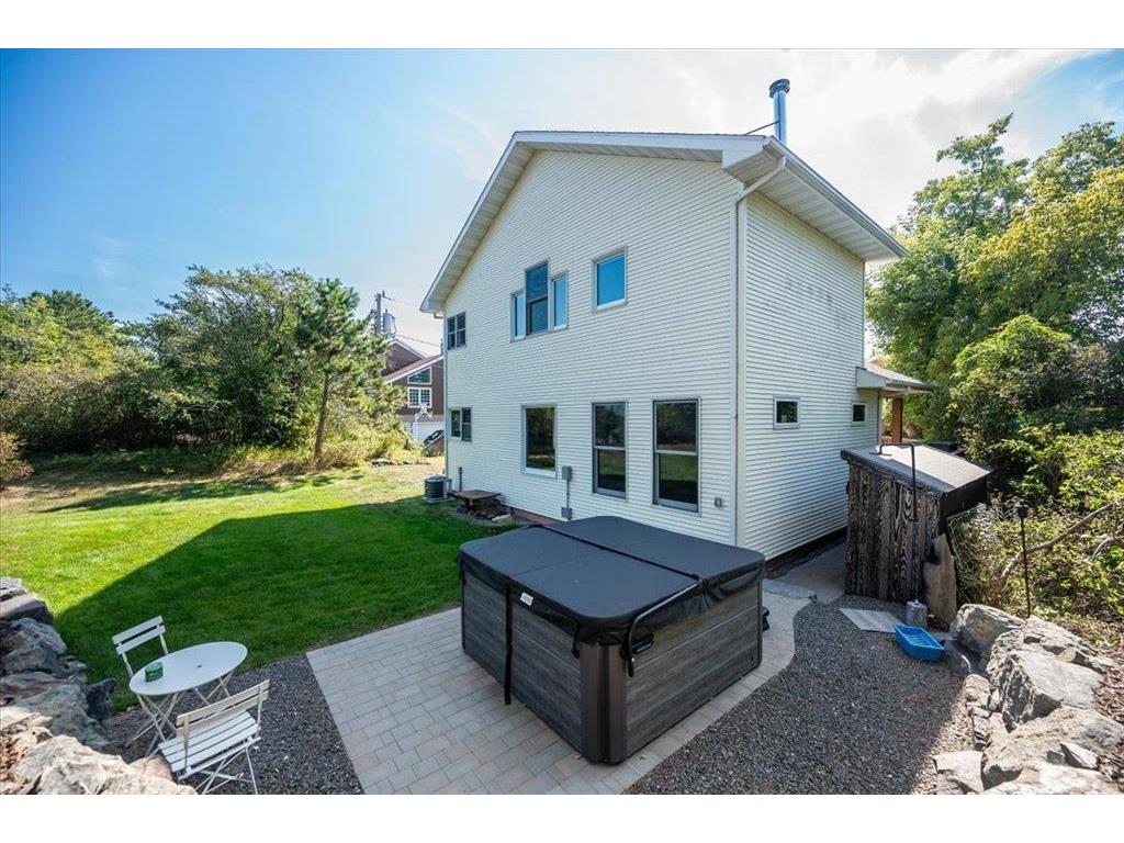 3239 S Lake Avenue, Duluth, MN, 55802 | MLS: 6804868 | Edina Realty