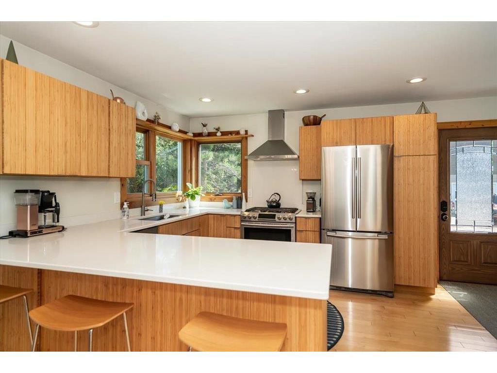 3239 S Lake Avenue, Duluth, MN, 55802 | MLS: 6804868 | Edina Realty