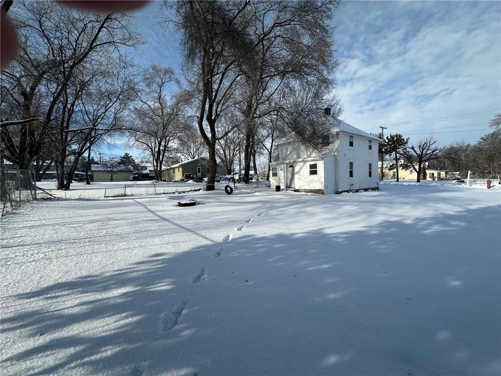 327 9 1/2 Street S, Sauk Centre, MN, 56378 | MLS: 6754674 | Edina Realty