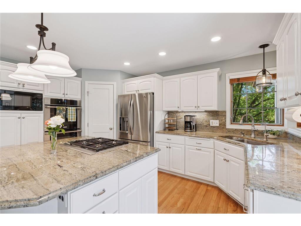 3290 Samuel Court, Vadnais Heights, MN, 55127 | MLS: 6729103 | Edina Realty