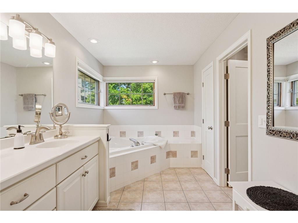 3290 Samuel Court, Vadnais Heights, MN, 55127 | MLS: 6729103 | Edina Realty