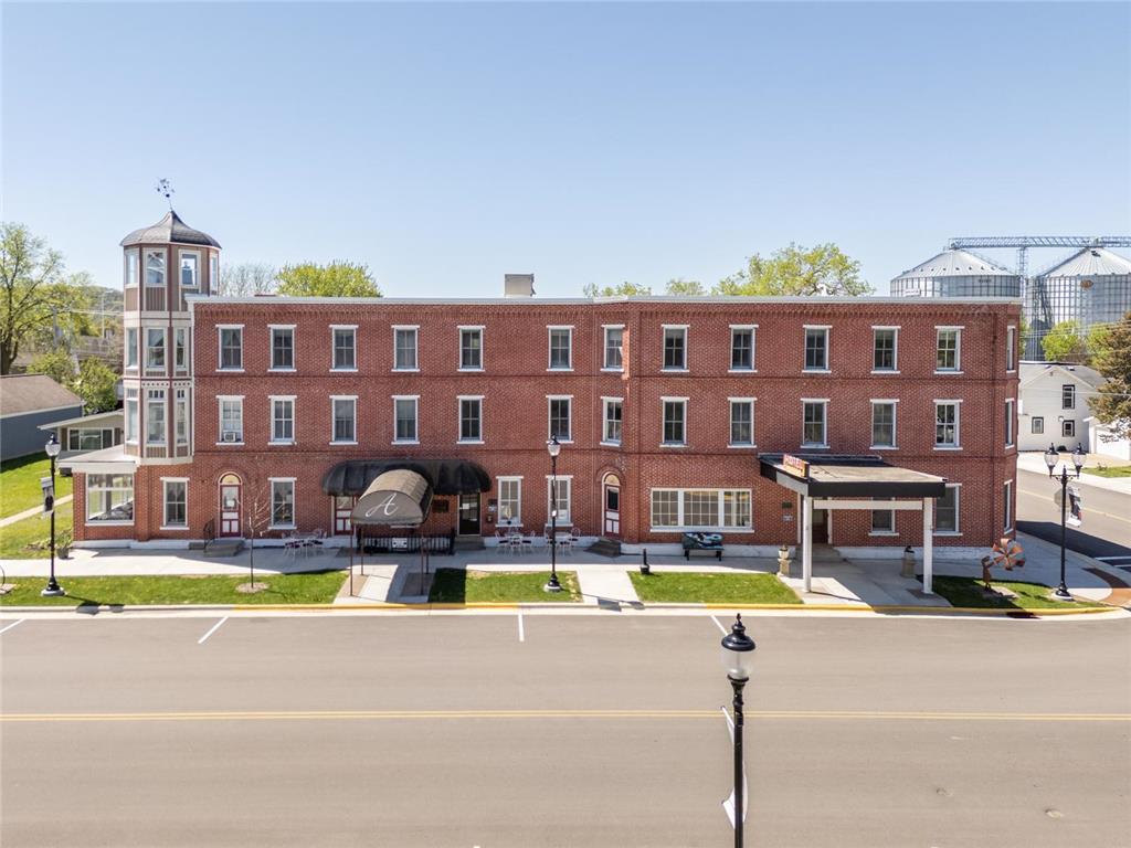 333 Main Street W, Wabasha, MN, 55981 | MLS: 6719954 | Edina Realty