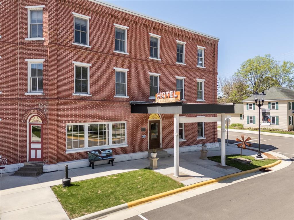 333 Main Street W, Wabasha, MN, 55981 | MLS: 6719954 | Edina Realty