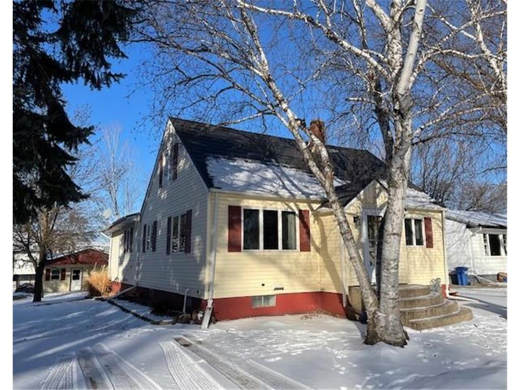 338 2nd Street N, Wood Lake, MN, 56297 | MLS: 6671518 | Edina Realty