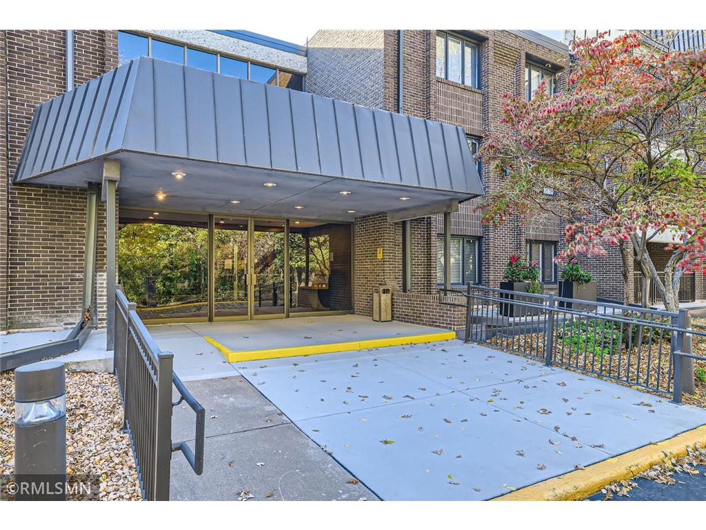 3412 Oak Ridge Road #110, Minnetonka, MN, 55305 | MLS: 6621352 | Edina ...