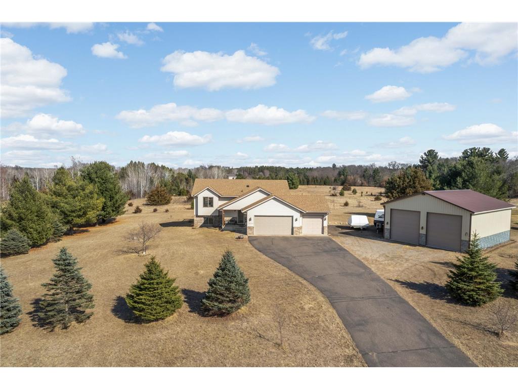 34135 Grange Circle, Stacy, MN, 55079 | MLS: 7041242 | Edina Realty