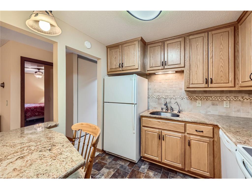 3420 Golfview Drive #117, Eagan, MN, 55123 | MLS: 6733700 | Edina Realty
